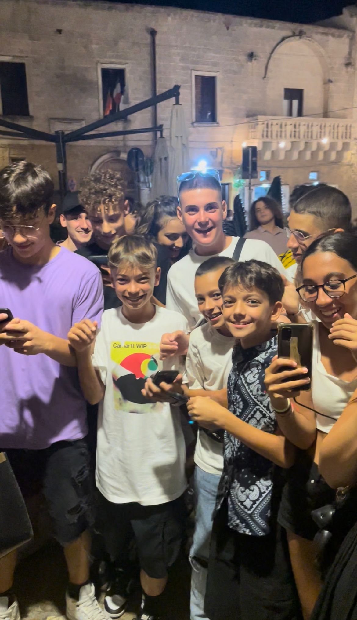 La tiktoker GrelMoss in giro nel centro storico di Mesagne - Qui ...